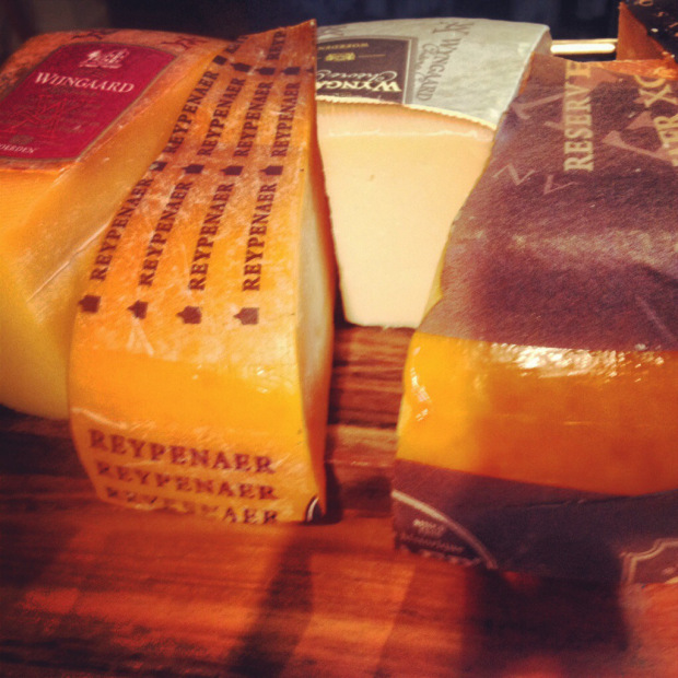 IT’S A BIT CHEESY – AMSTERDAM CHEESE TASTING – The International Foodie